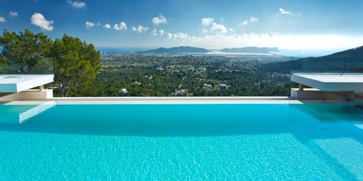 Luxury Villas with Infinity Pools in Ibiza | Dynamic Lives